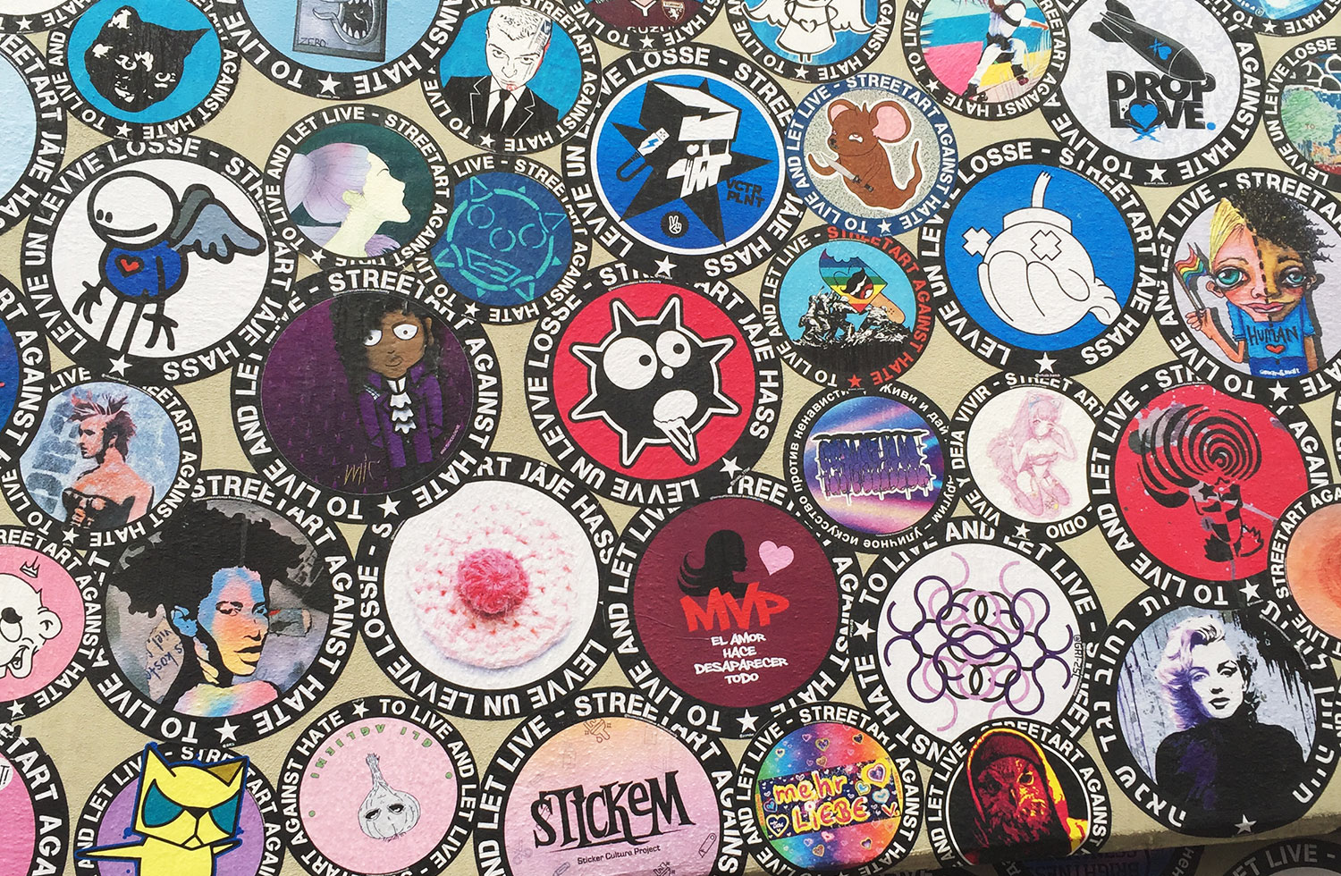 Hamburg’s #nohatefamily WALL OF LOVE – STREET ART SCHOOL